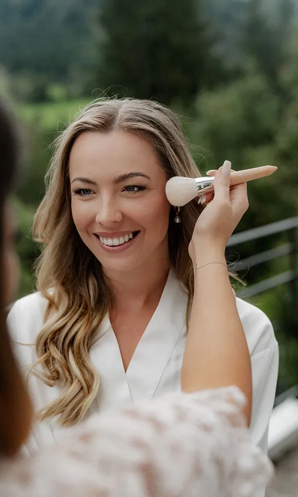 Zeitlos schön: Evelyn (28) und Lukas (35) sagen Ja zueinander - Braut ...